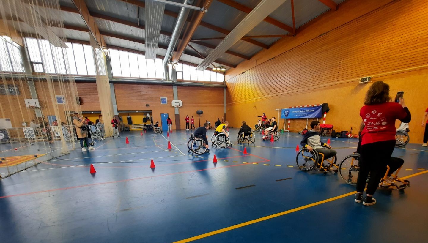 Le collège des Fontaines de Poix-de-Picardie est “handicapable de tout ...
